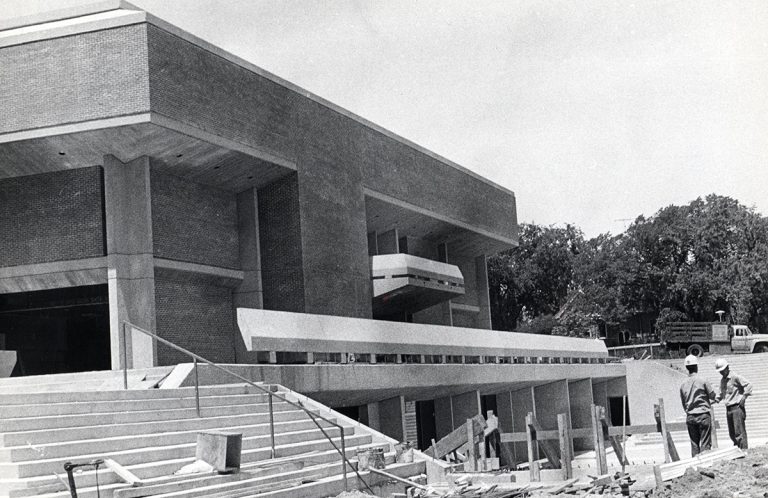 The Agriculture Library Through the Years – GROW magazine